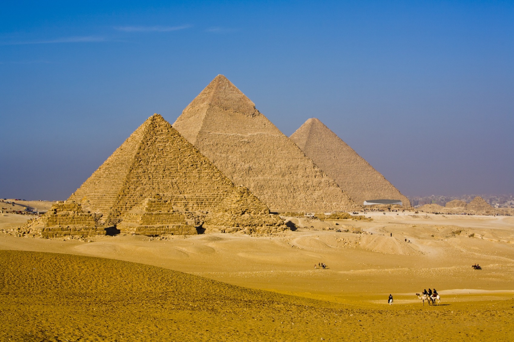 Amazing Great Pyramids Of Giza Egypt IStock 000015224988 Medium Rockform